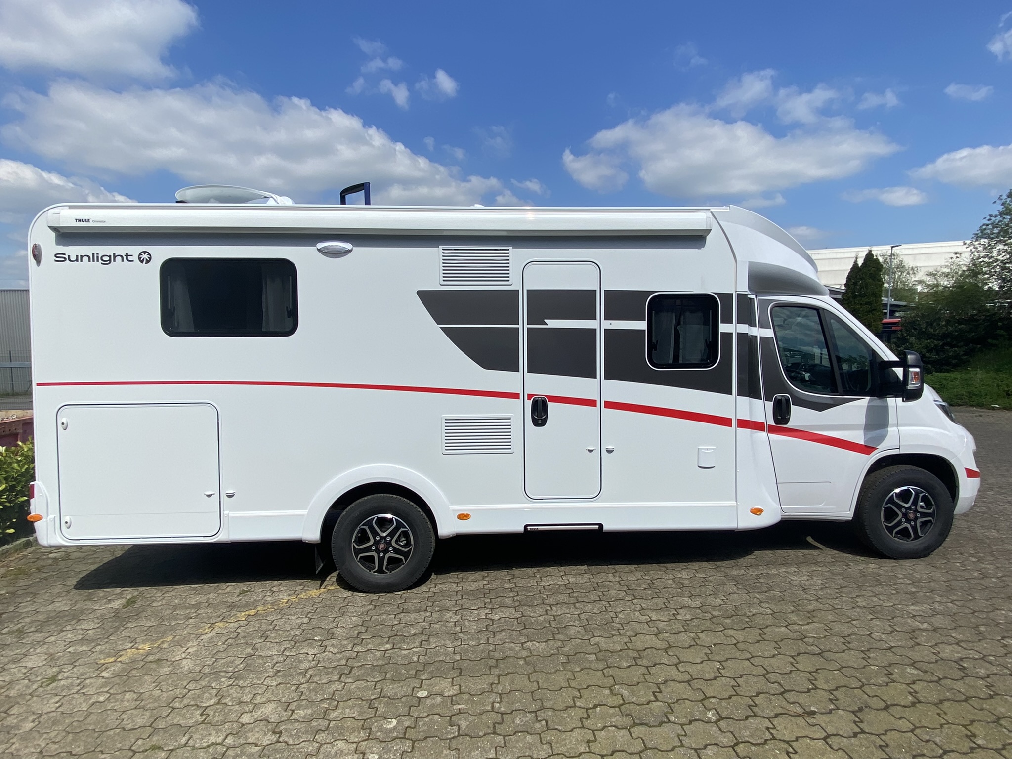 Teilintegriertes Wohnmobil Sunlight T69LC mit 4 Schlafplätzen ...