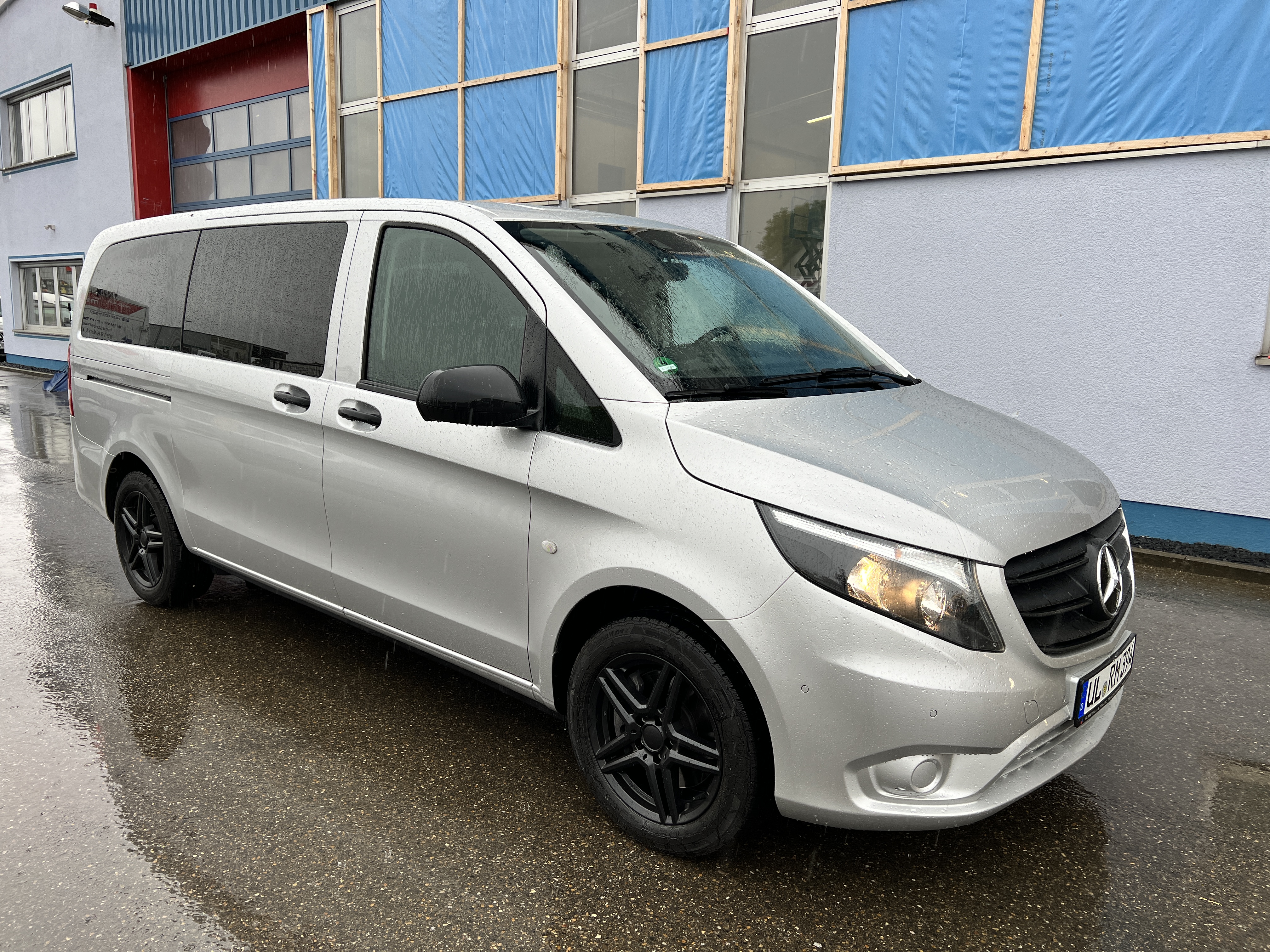 Mercedes-Benz Vito 9-Sitzer Van | Minibus | Automatik, 9-Sitzer ...
