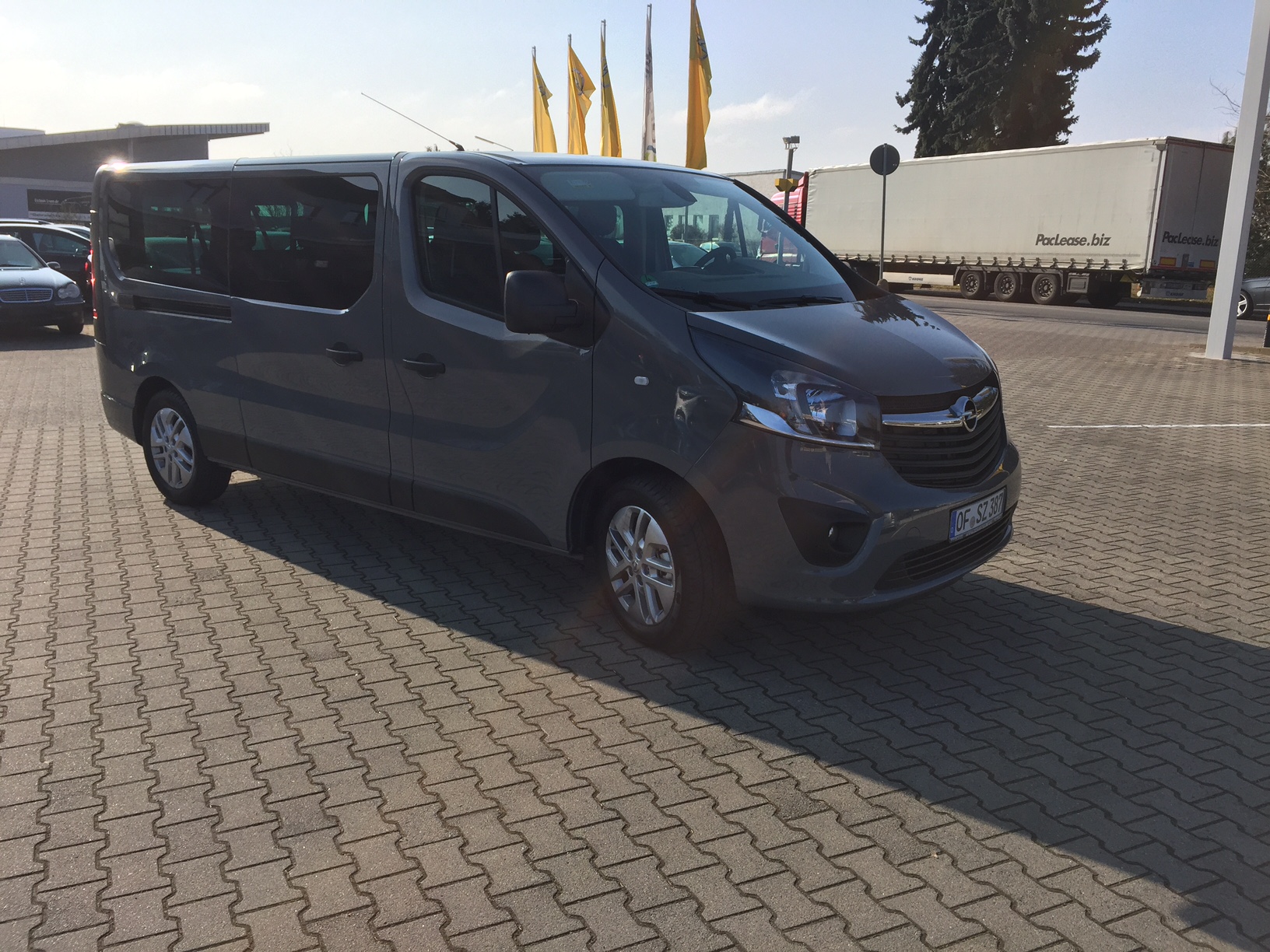 Opel Vivaro 9-Sitzer, Bus, Kleinbus, Van, Reise, 9-Sitzer - 5988402840 ...