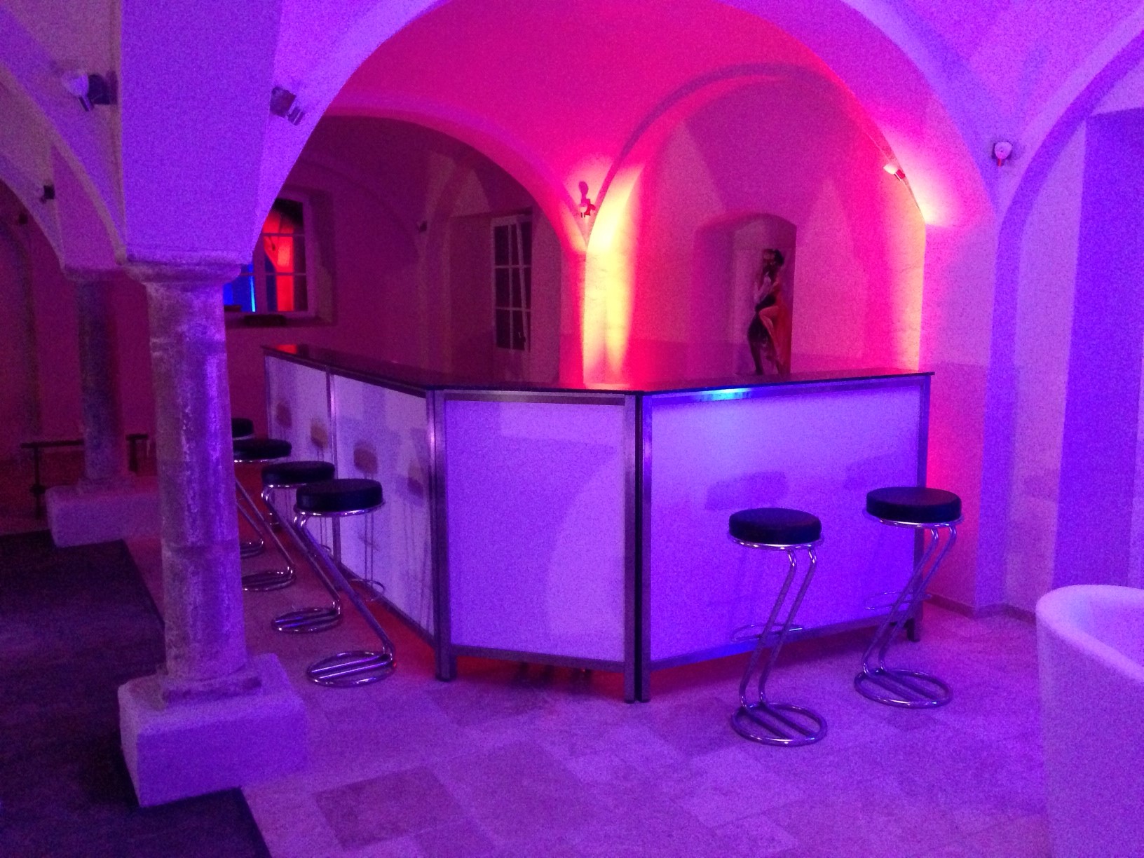 Mobile Bar Theke 450 cm in weiß, Theken & Bars - 7459911702 mieten ...